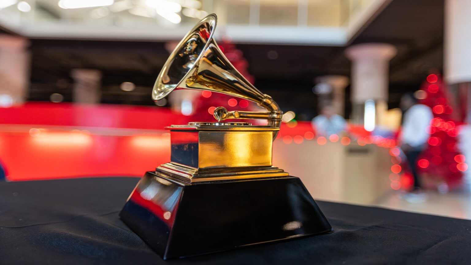 La Recording Academy onora le leggende: premi alla carriera per Chaka ...
